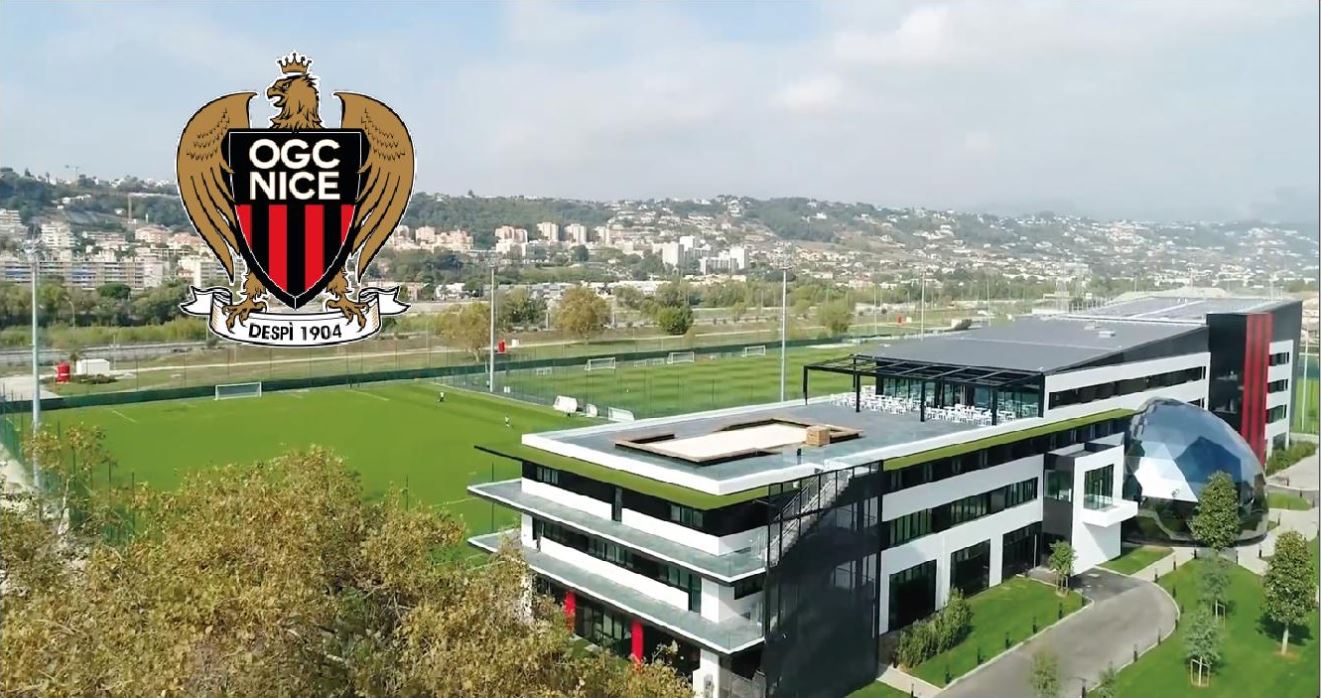 Les travaux de réfection de la pelouse suivent leur cours au centre d ...