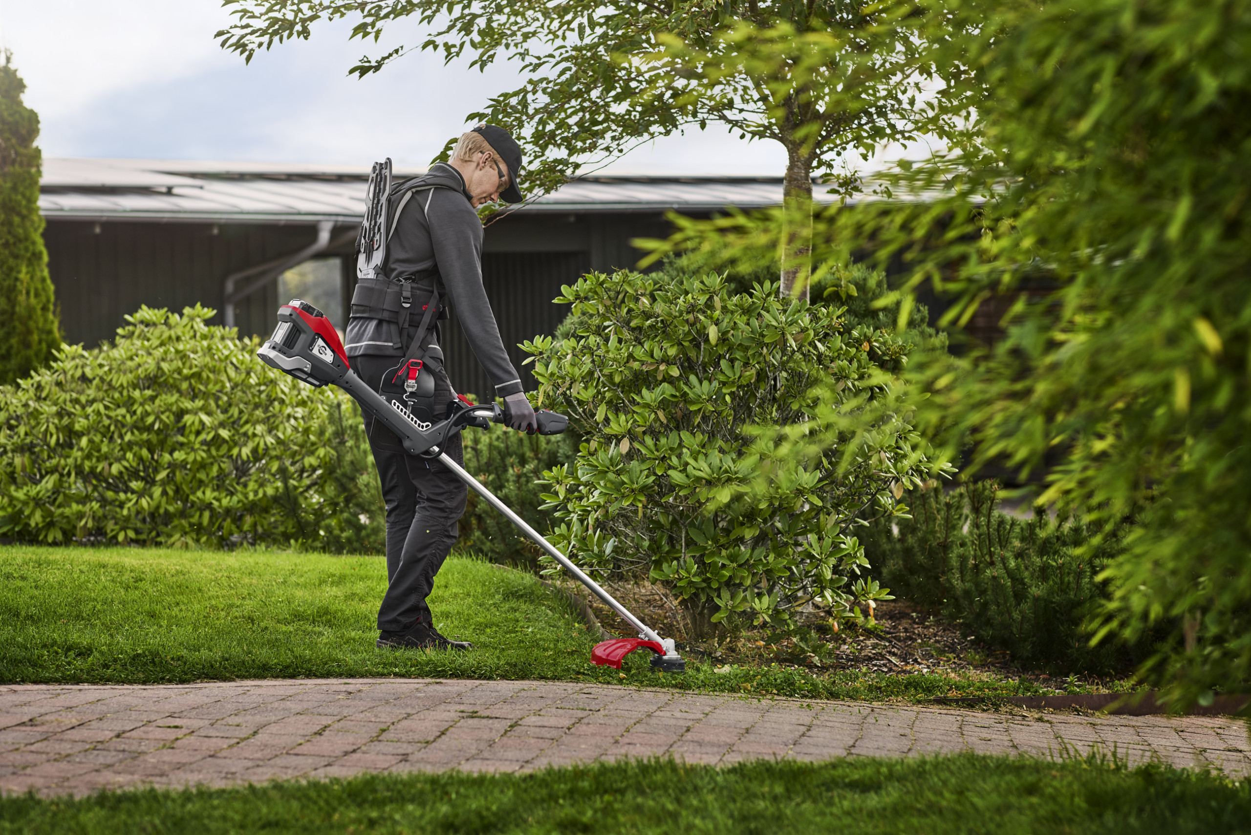 Cramer étend sa gamme 82V avec deux nouvelles débroussailleuses - Gazon ...